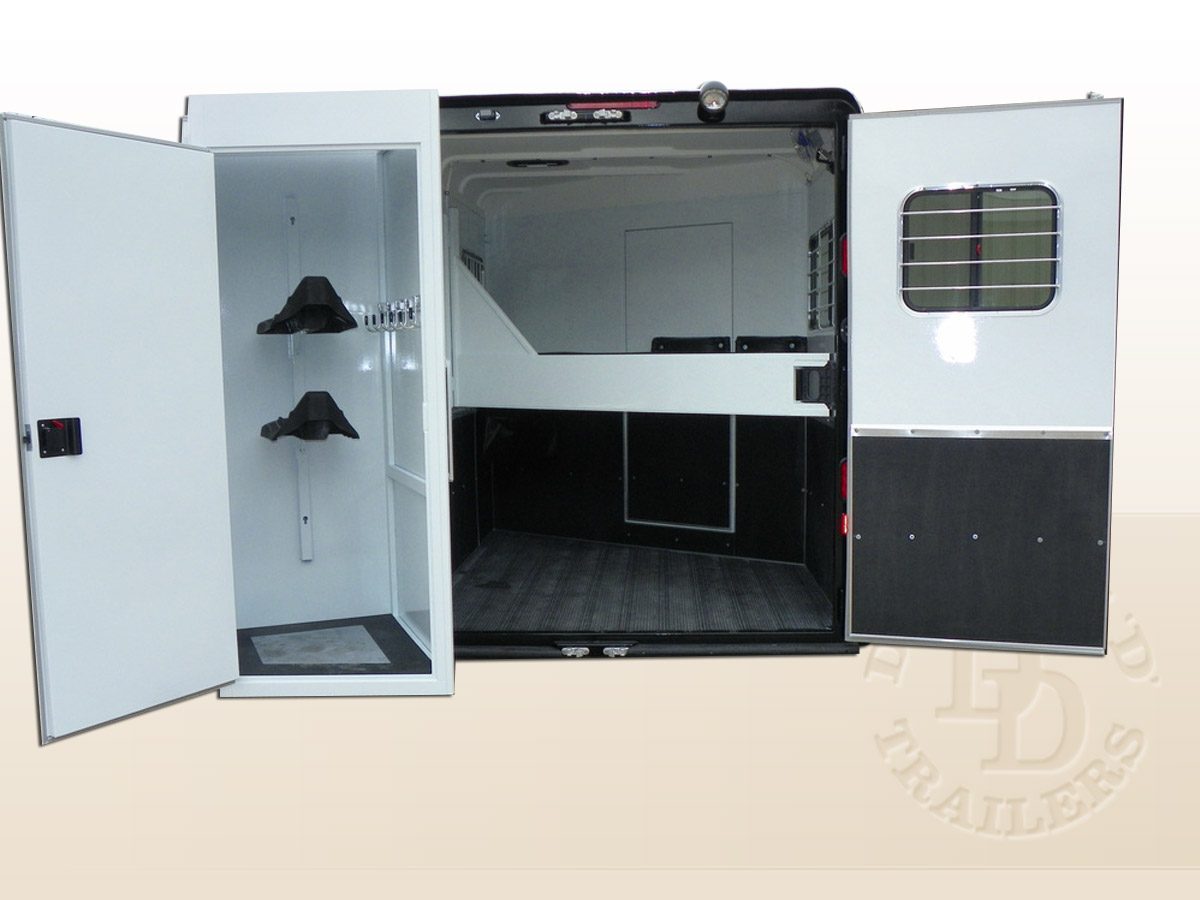 6 Reasons why a Single Horse Trailer is Perfect for You!
