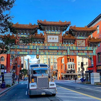 An Inside Look at How Elite Horses Travel to Inner City Horse Shows