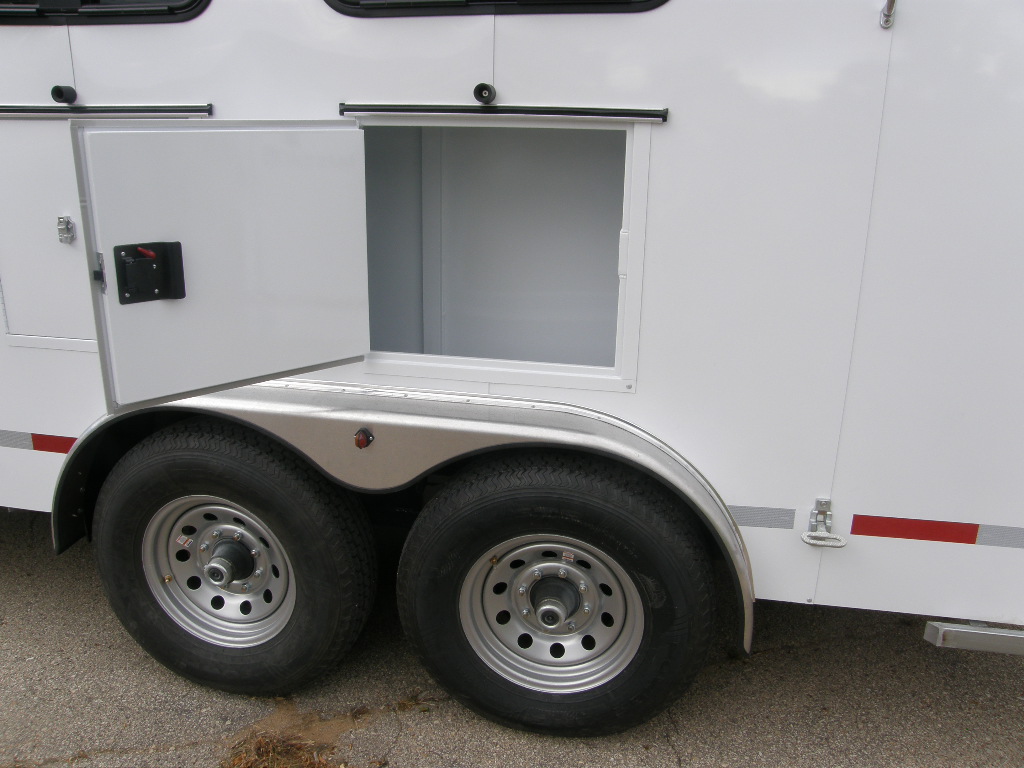 3 Horse Bumper Pull Slant Load Trailers