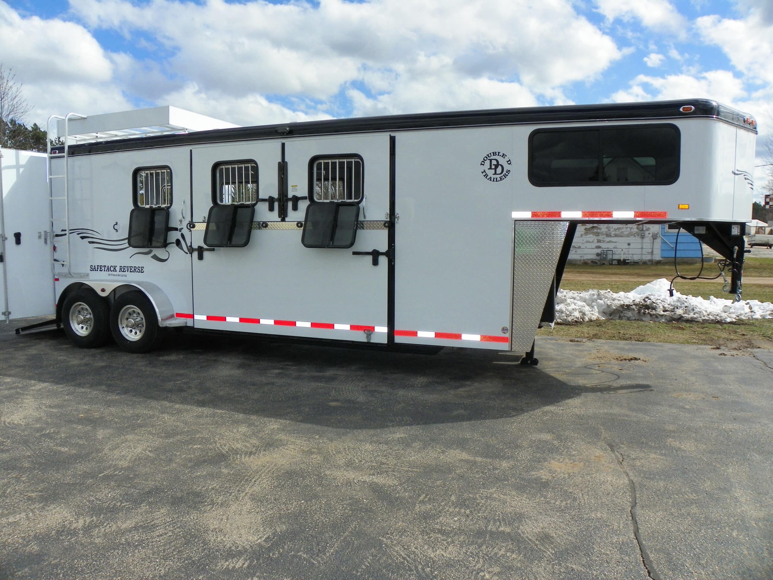 3 Horse Gooseneck Trailer: Slant Load Forward or Reverse - Double D ...